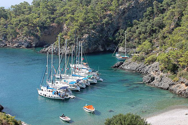 Benefits of Bareboat Sailing in Flotilla - Sail Connections