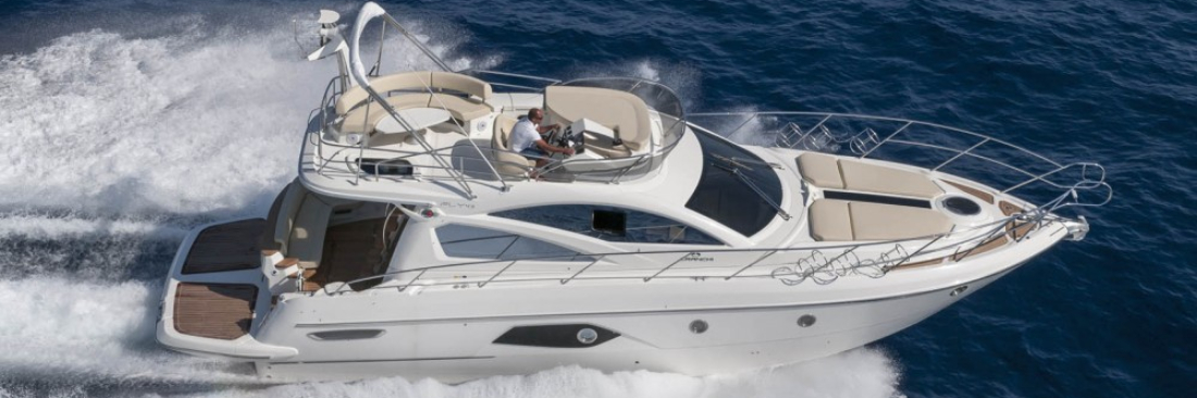 Cranchi Flybridge 43, Bareboat Motor Boats Charter - Sail Connections